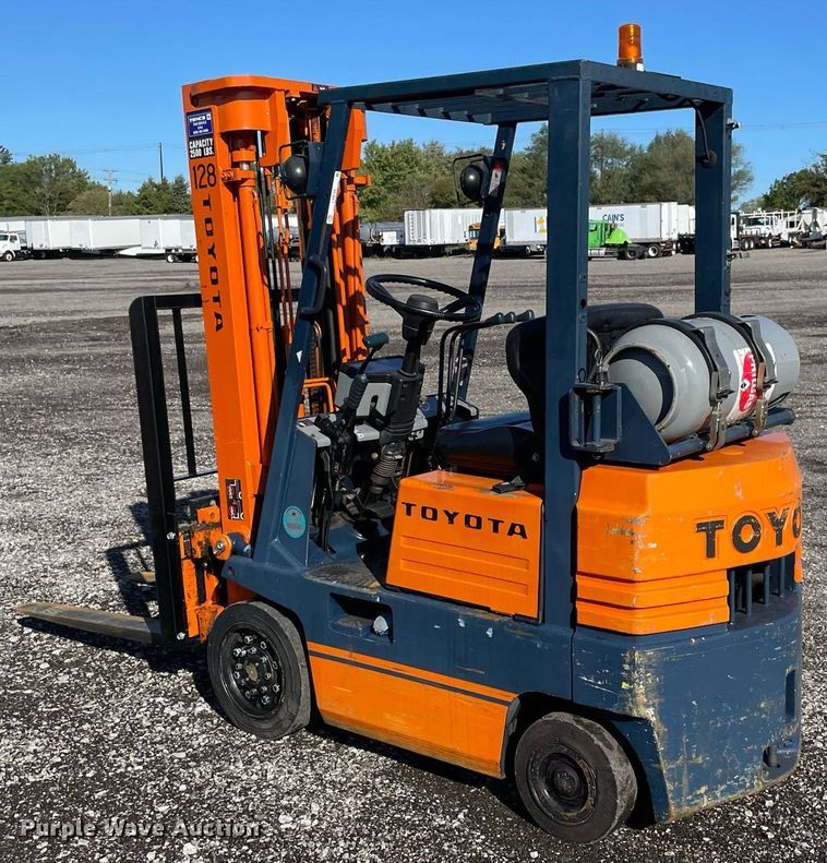 Toyota 5FGC15 forklift in Collinsville, OK | Item LV9103 for sale ...