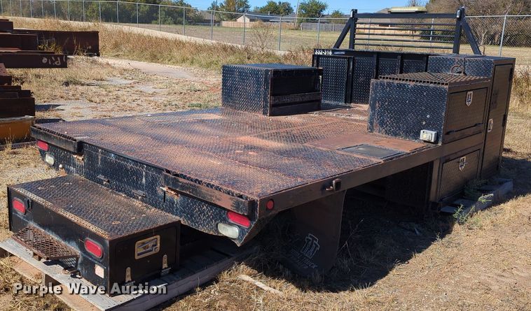Flatbed in Oklahoma City, OK | Item LY9456 sold | Purple Wave