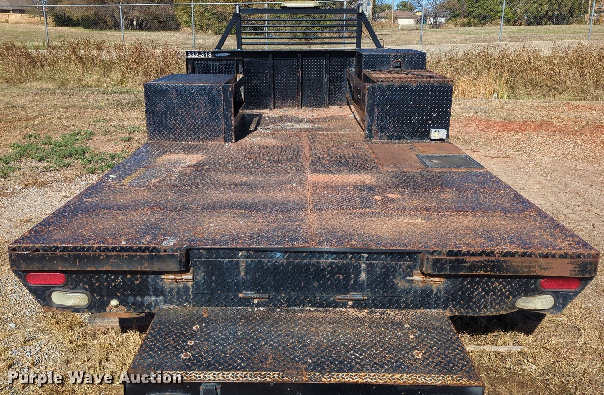 Flatbed in Oklahoma City, OK | Item LY9456 for sale | Purple Wave