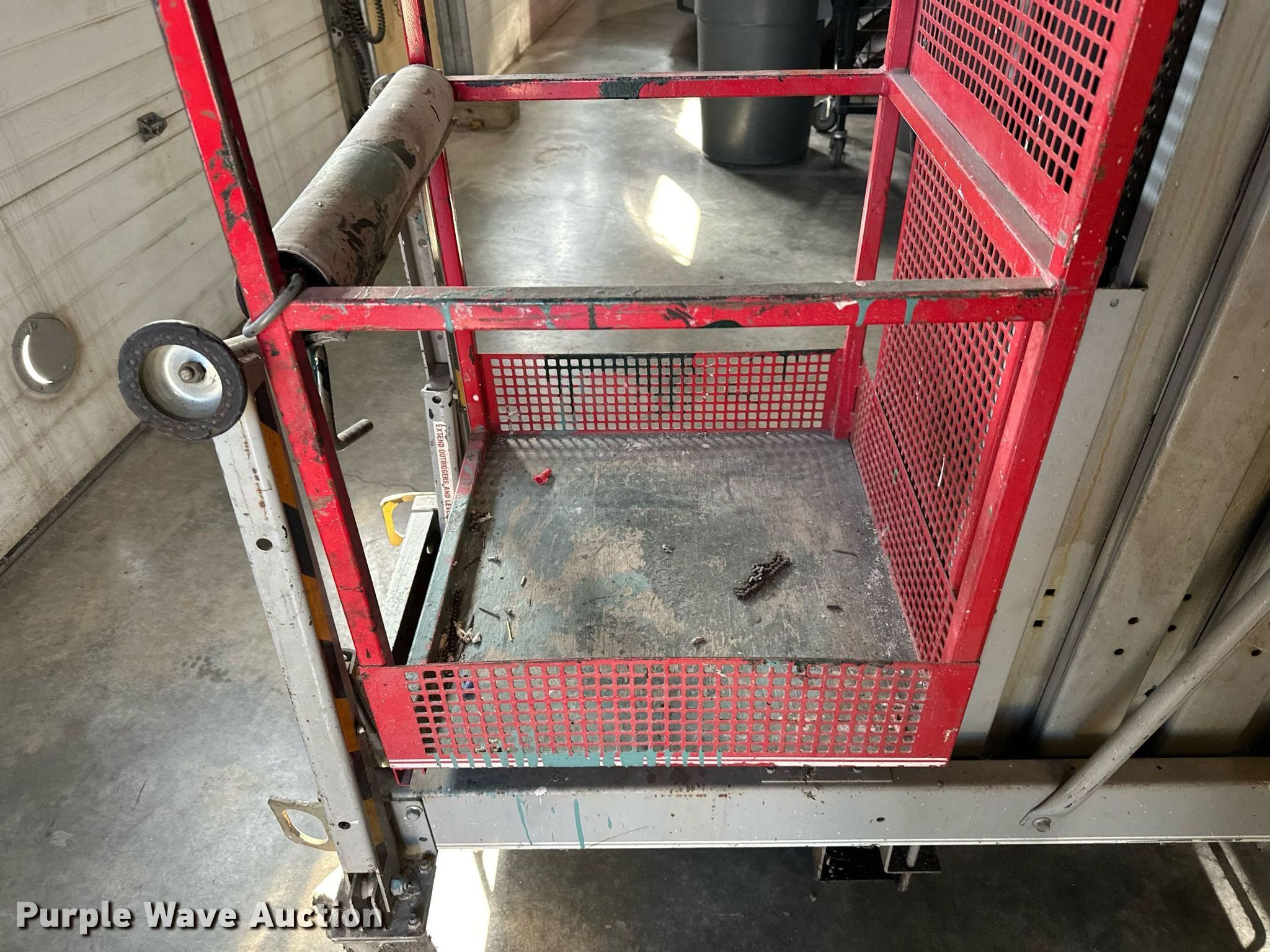 Handy Herman 24D vertical lift in Overland Park, KS | Item NL9206 sold ...