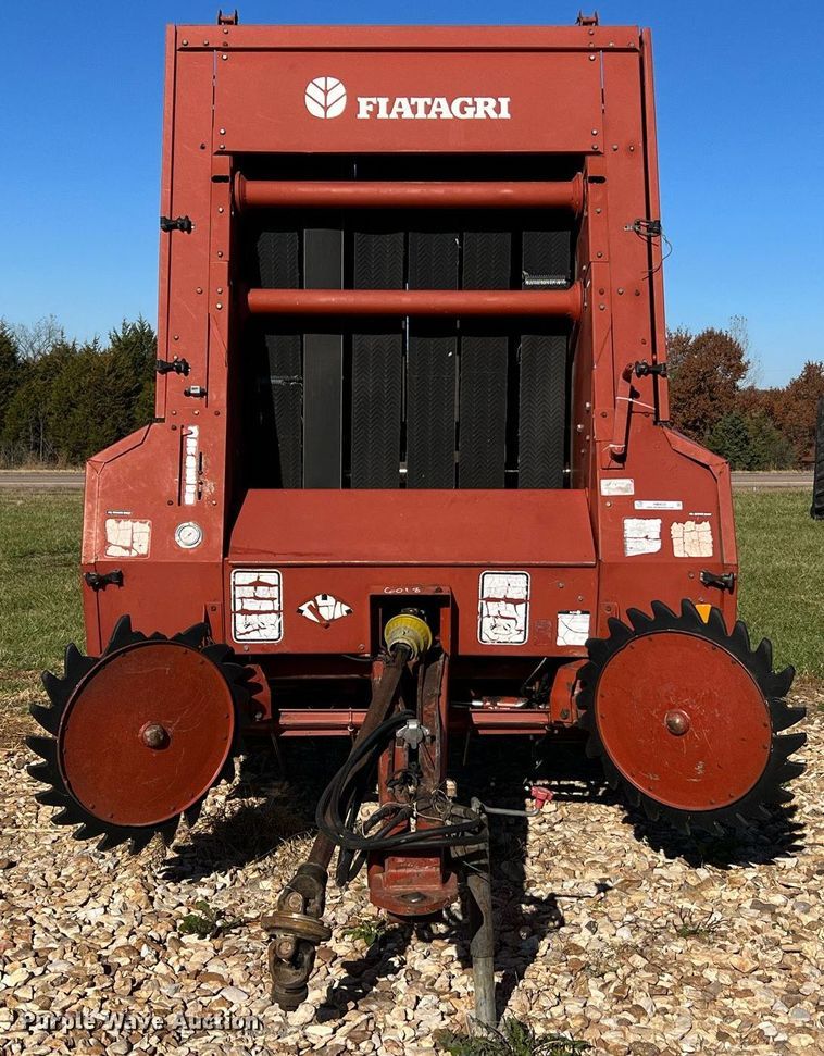 Hesston 550 round baler in New Bloomfield, MO | Item NM9020 sold ...