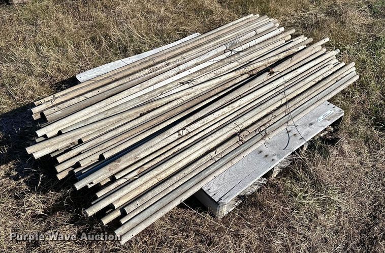 Approximately 70 fiberglass posts in Agra, KS | Item OK9111 sold ...