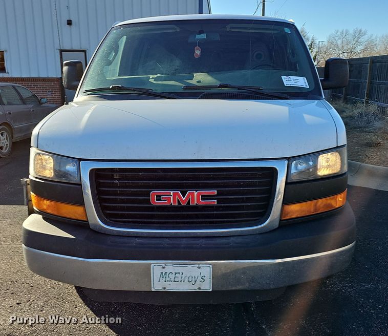 2016 GMC Savana G2500 Pro van in Topeka, KS | Item DM1500 for sale | Purple Wave