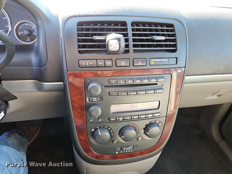 2007 Chevrolet Uplander LS van in Iola , KS | Item DN7147 sold | Purple Wave