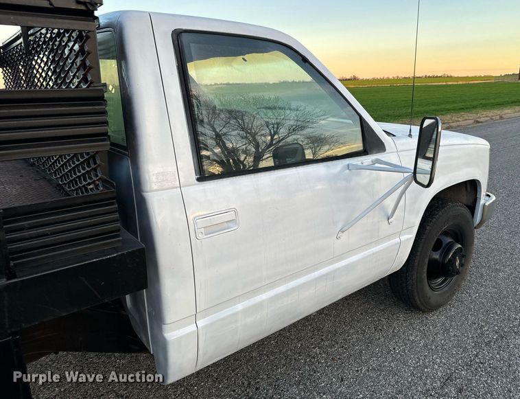 1990 Chevrolet Cheyenne 3500 flatbed pickup truck in Norwich, KS | Item ...