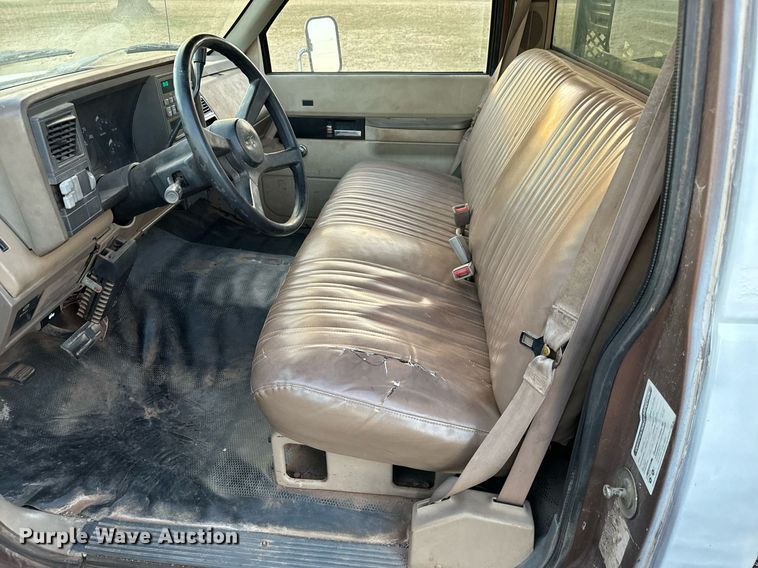 1990 Chevrolet Cheyenne 3500 flatbed pickup truck in Norwich, KS | Item ...