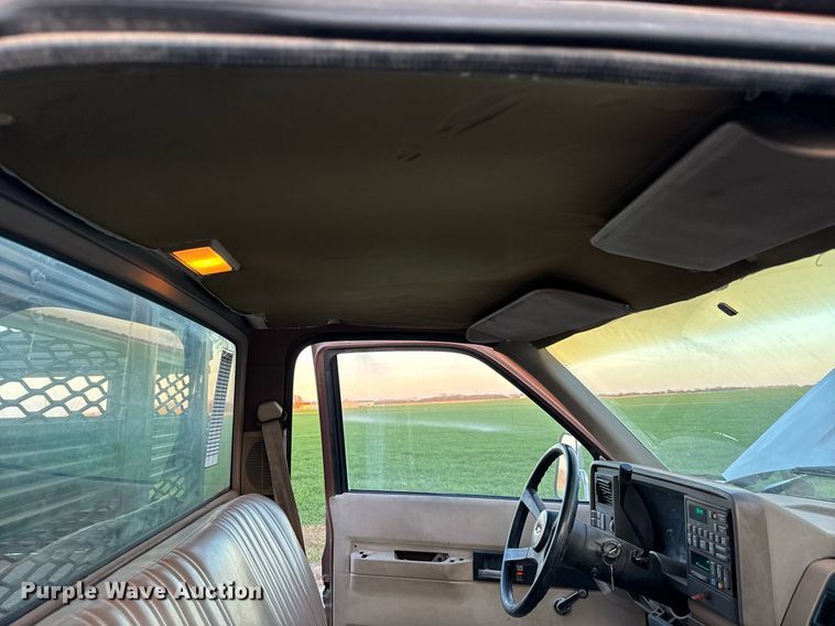1990 Chevrolet Cheyenne 3500 flatbed pickup truck in Norwich, KS | Item ...