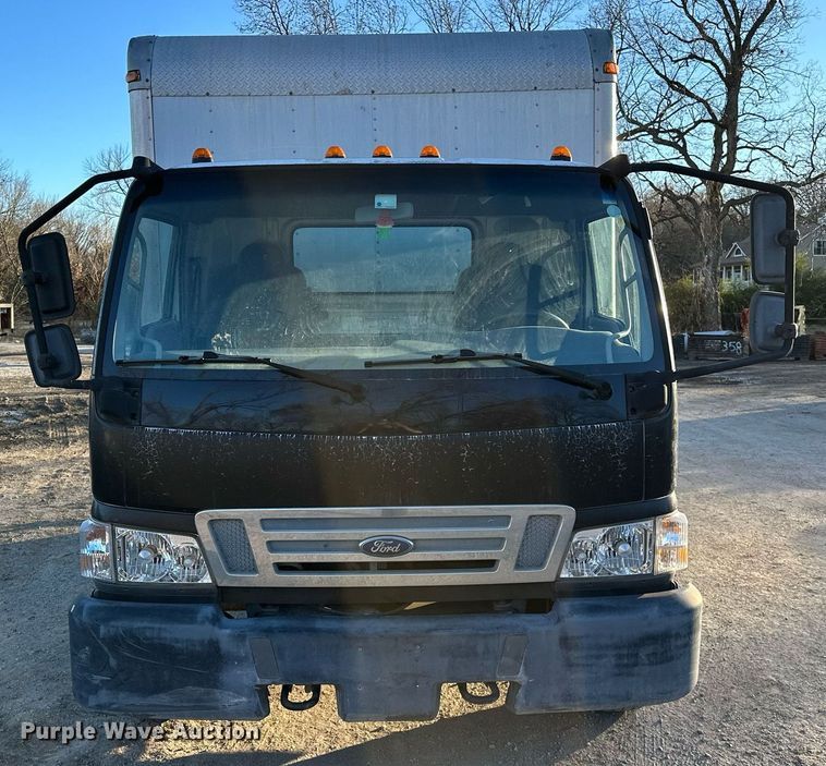 2007 Ford LCF 450 box truck in Tulsa, OK | Item LK9652 sold | Purple Wave