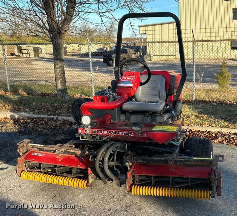 Toro Reelmaster 3100-D reel mower in Lenexa, KS | Item NL9263 sold | Purple Wave