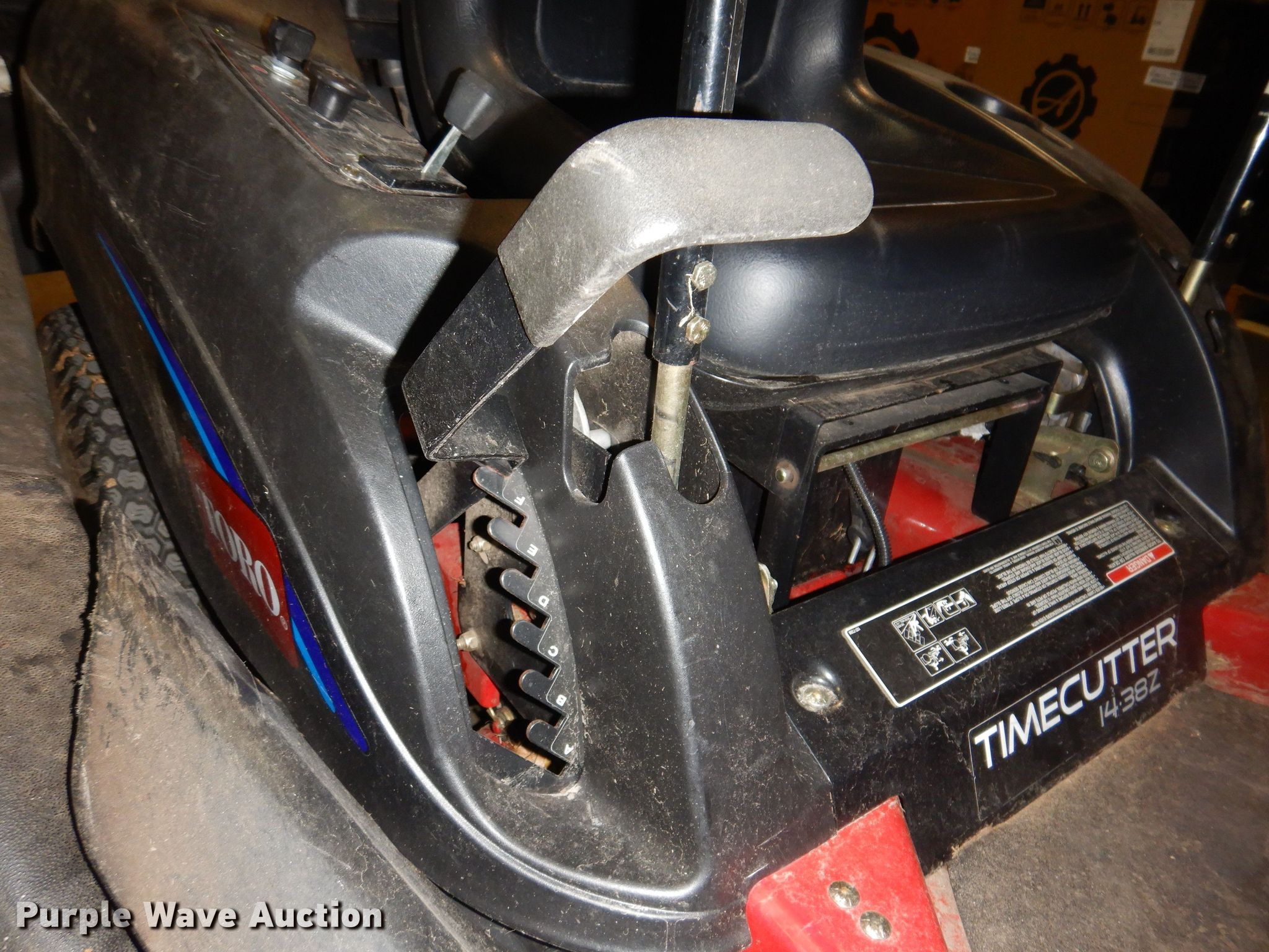 Toro 74301 ZTR lawn mower in Urbandale, IA | Item LC9374 sold | Purple Wave