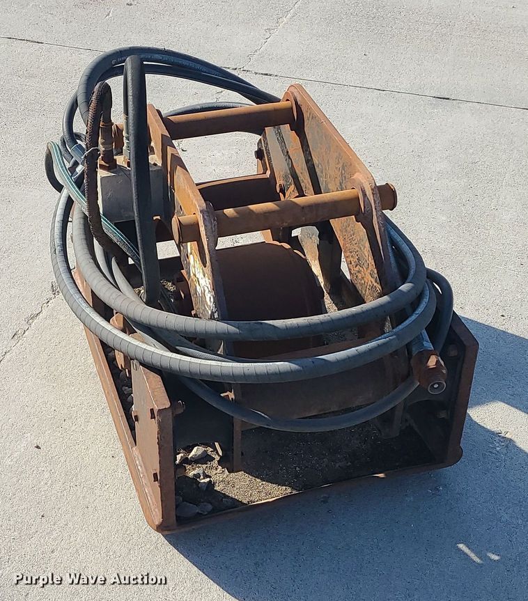 Excavator hydraulic tamper in Liberty, MO | Item DK4159 for sale ...