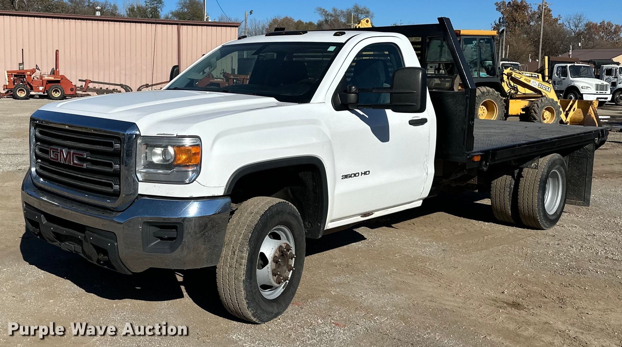 2015 GMC Sierra 3500HD flatbed pickup truck in Kansas City, KS | Item NL9216 sold | Purple Wave