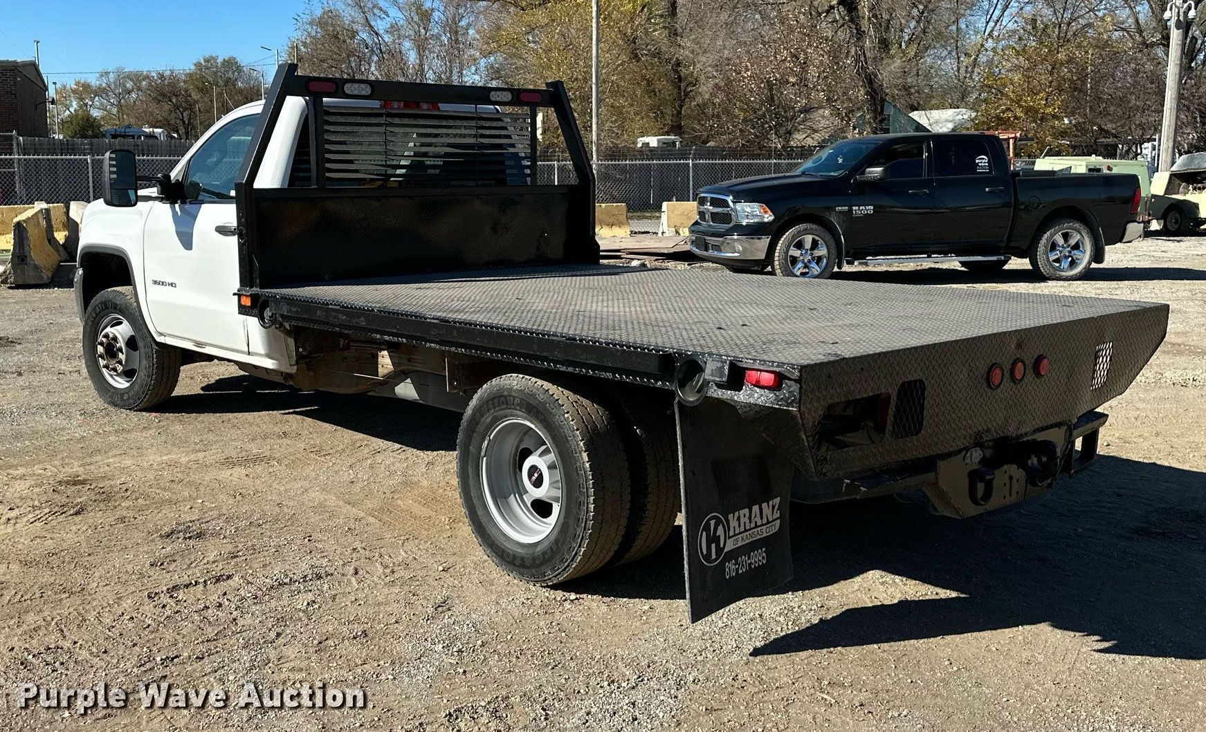 2015 GMC Sierra 3500HD flatbed pickup truck in Kansas City, KS | Item ...