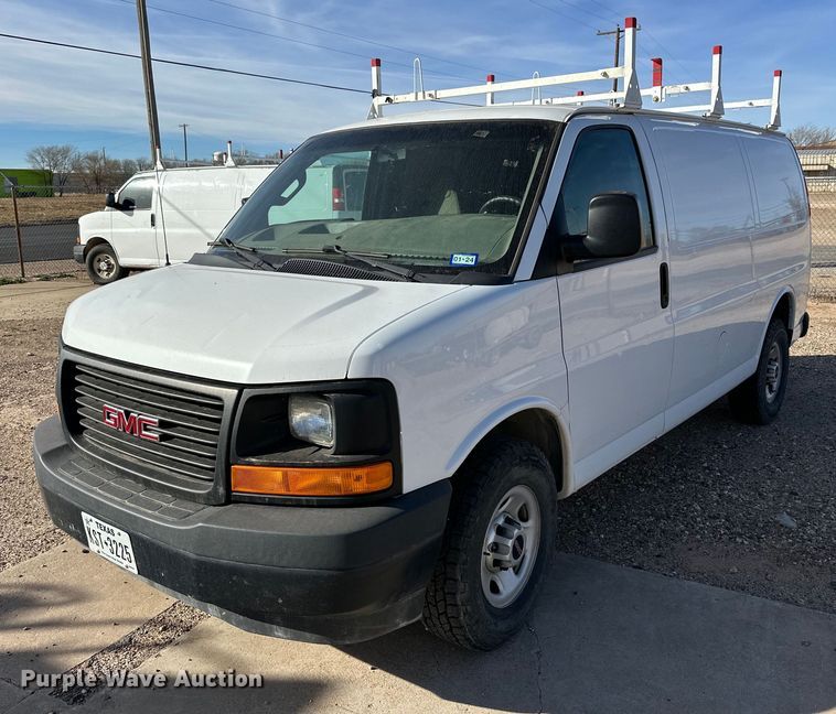 2017 GMC Savana G2500 van in Levelland, TX | Item IB9265 sold | Purple Wave