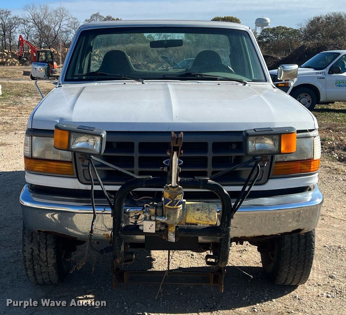 1996 Ford F350 pickup truck in Topeka, KS | Item OA9092 sold | Purple Wave