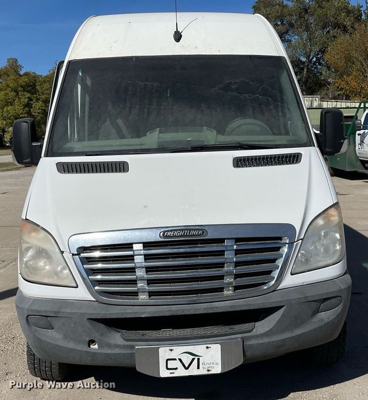 2012 Freightliner Sprinter van in Newton, KS | Item NX9932 for sale ...