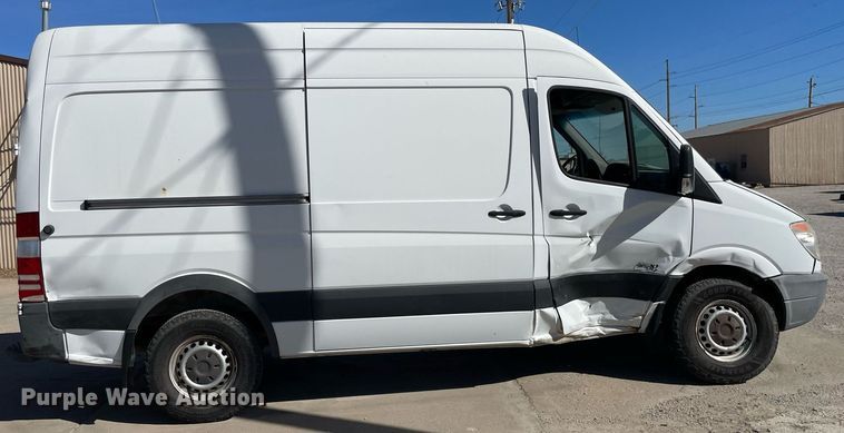 2012 Freightliner Sprinter van in Newton, KS | Item NX9932 for sale ...