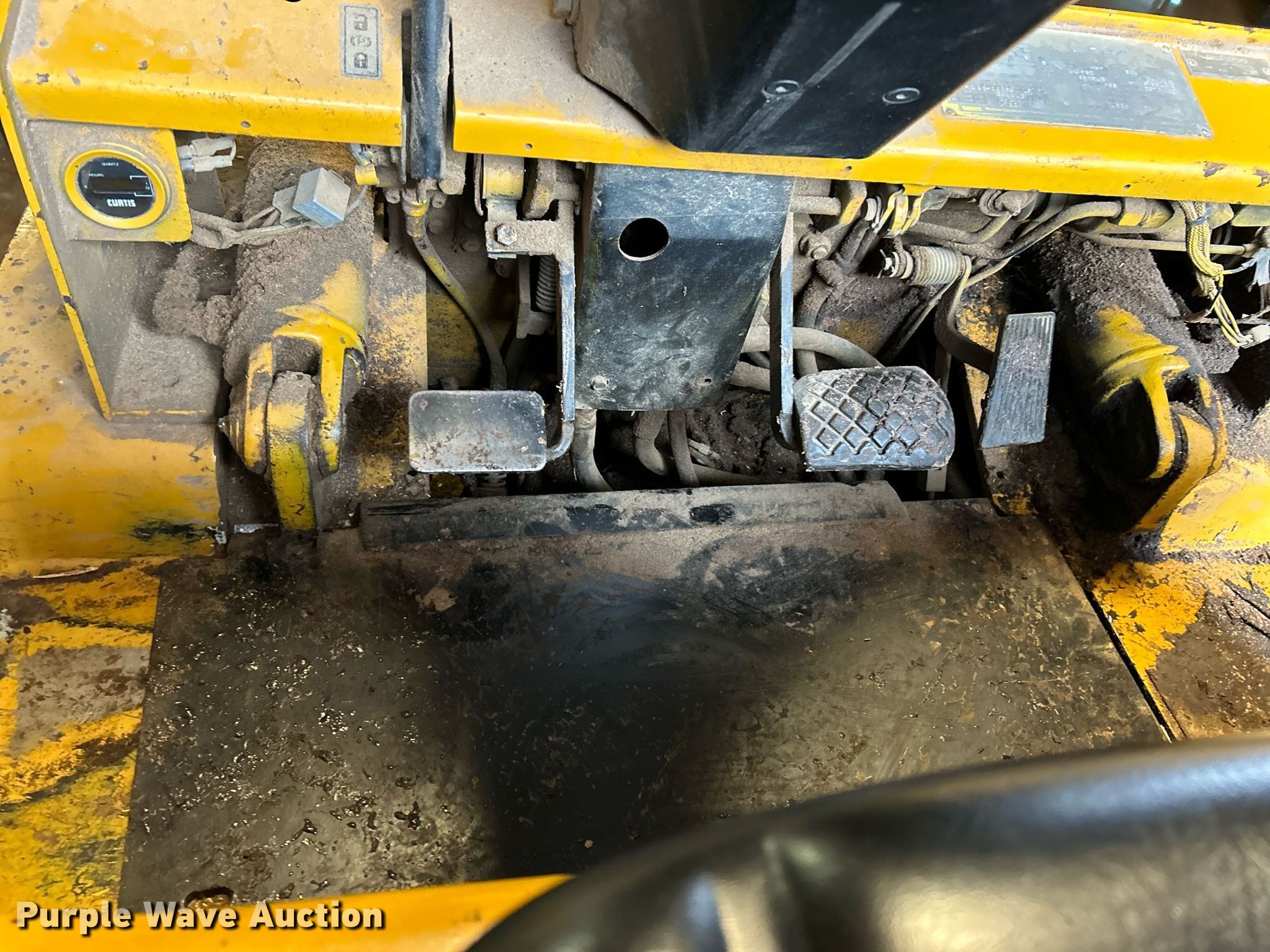 Daewoo G25S forklift in Curryville, MO | Item NE9745 sold | Purple Wave