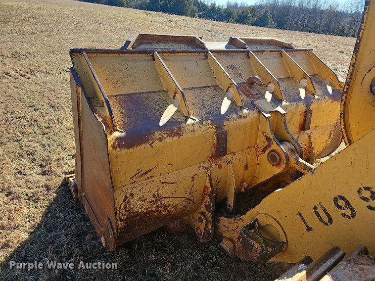 2002 Caterpillar 963C track loader in Omaha, AR | Item NP9373 sold | Purple Wave