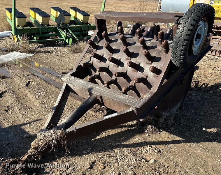 Sheepsfoot roller in Cozad, NE | Item NS9244 sold | Purple Wave