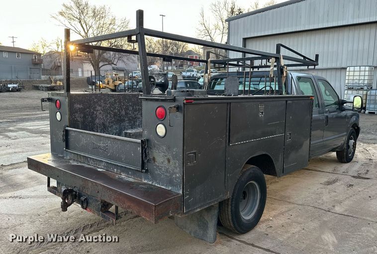 2001 Ford F350 Super Duty Crew Cab utility bed pickup truck in ...