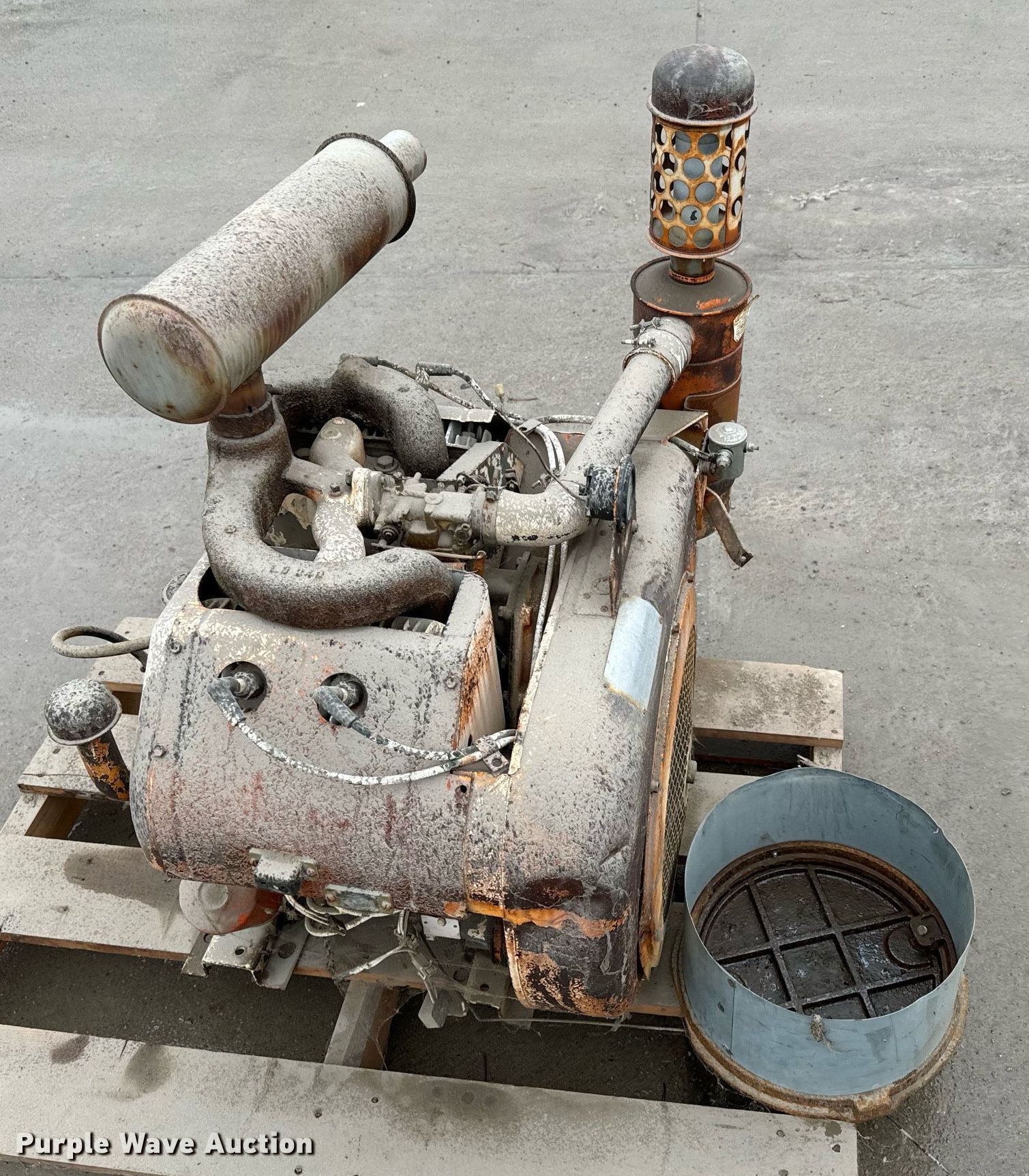Wisconsin engine in Salina, KS | Item NN9407 for sale | Purple Wave