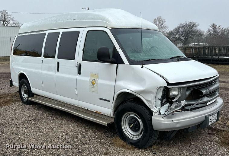 2002 Chevrolet Express 3500 van in Hutchinson, KS | Item NI9773 sold ...