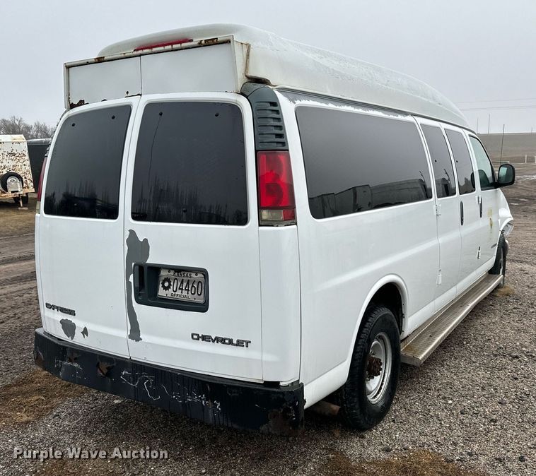 2002 Chevrolet Express 3500 van in Hutchinson, KS | Item NI9773 sold ...