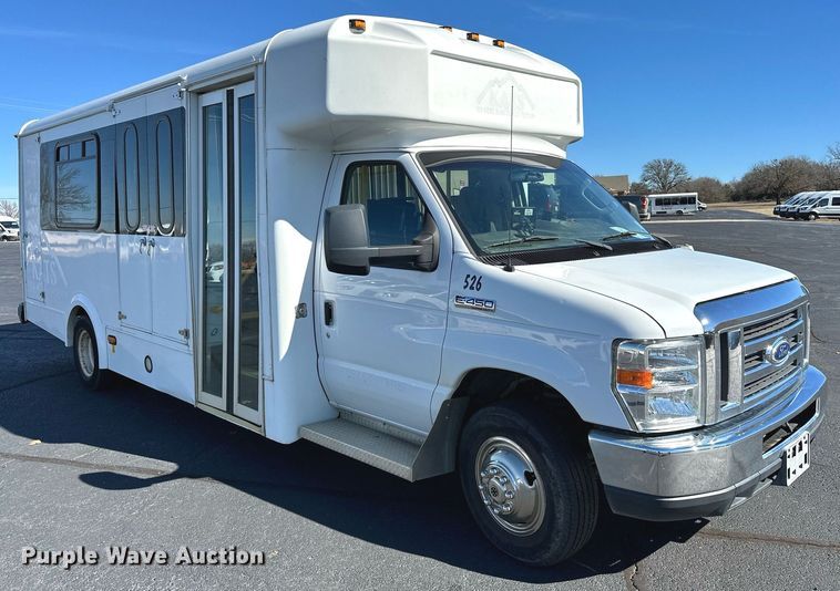 2016 Ford E450 shuttle bus in Stigler, OK | Item OM9816 sold | Purple Wave