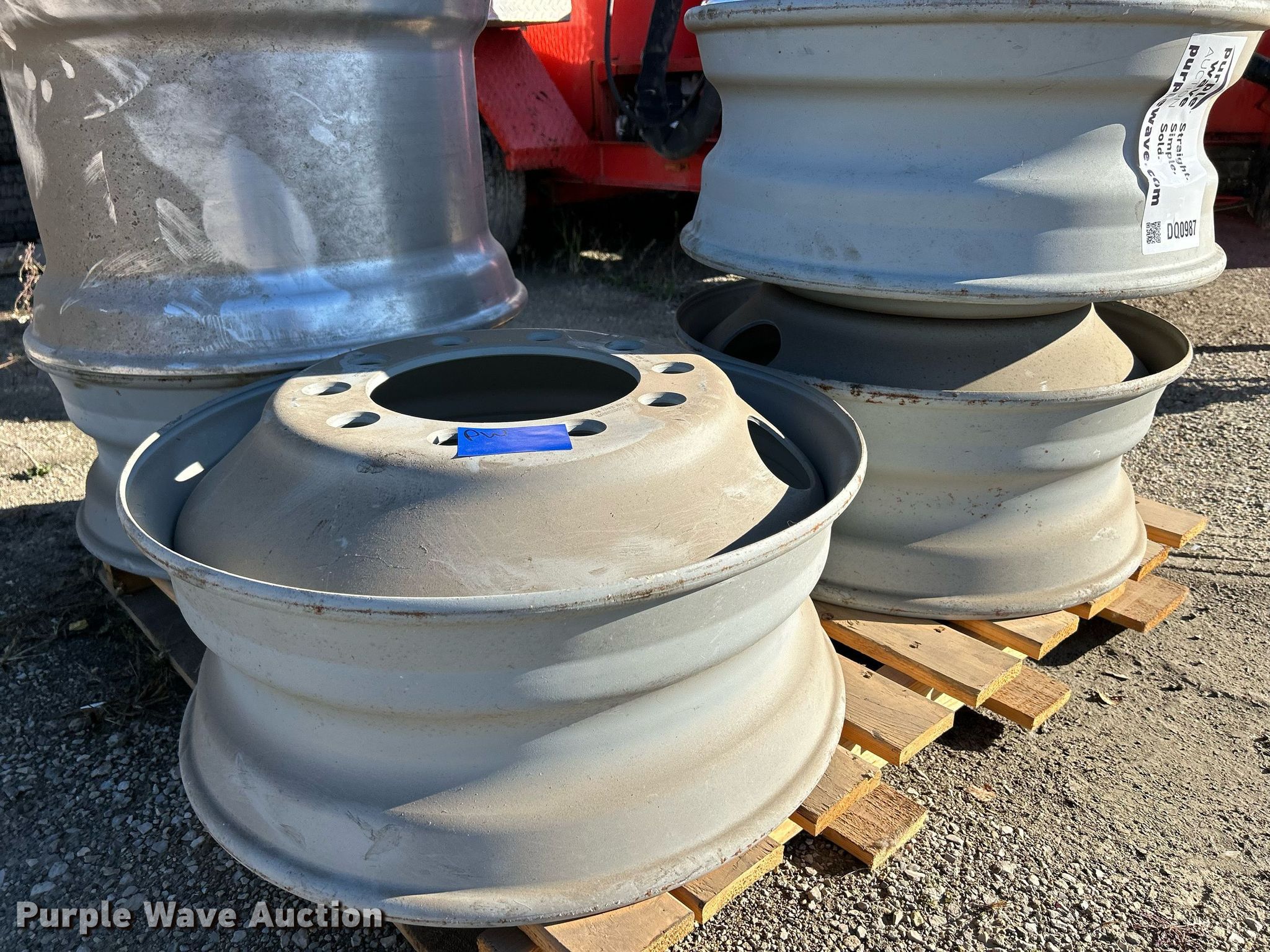 (6) wheels in Waterloo, IA | Item DQ0987 for sale | Purple Wave