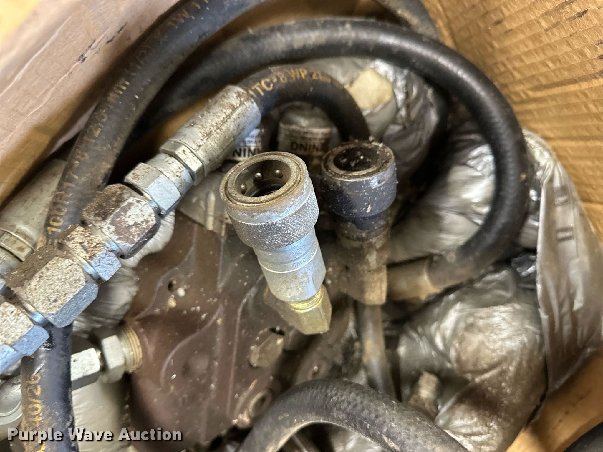 (2) hydraulic control manifolds in Garden City, KS | Item OA9529 sold ...