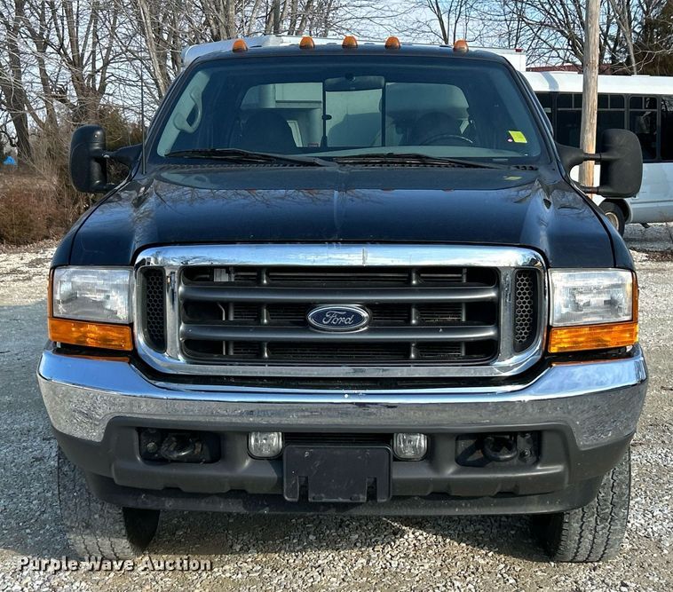 2001 Ford F350 Super Duty XLT Crew Cab pickup truck in Warrenton, MO ...