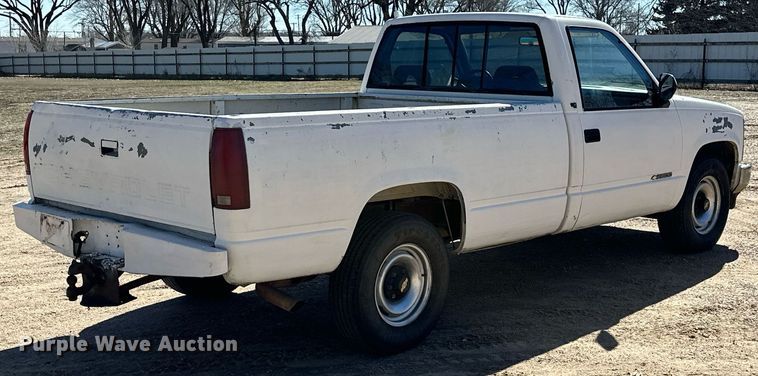 1991 Chevrolet C2500 pickup truck in Haven, KS | Item NU9342 for sale ...