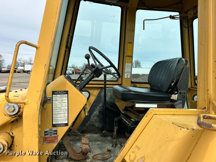 Ford 555B backhoe in Collinsville, OK | Item EG1182 sold | Purple Wave