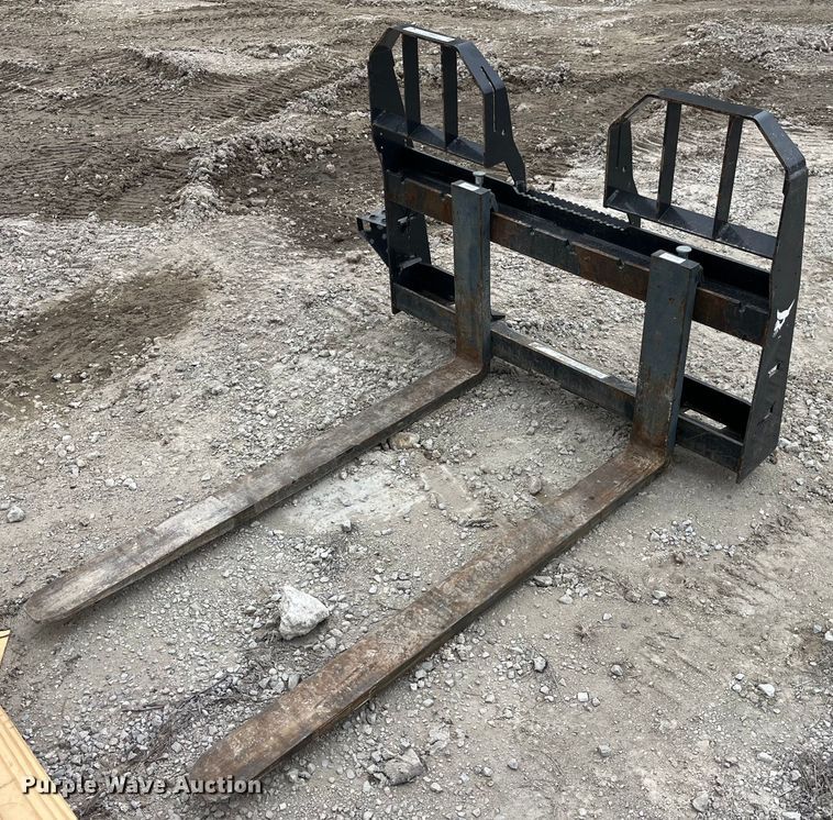 Bobcat Pallet Fork HD skid steer forks in Stanberry, MO | Item LD9963 ...