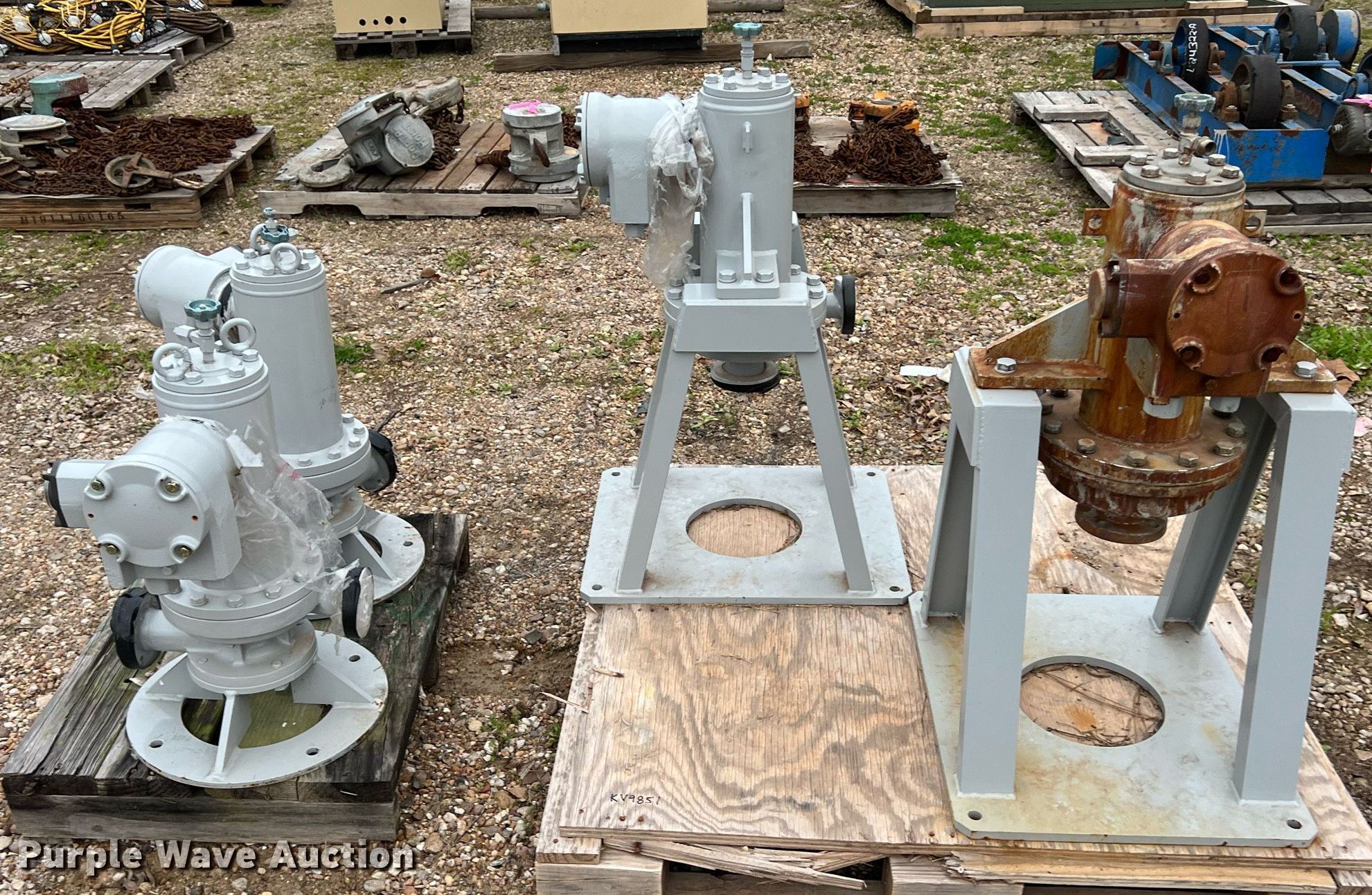 Teikoku (4) Teikoku pumps in Sealy, TX | Item KV9851 sold | Purple Wave