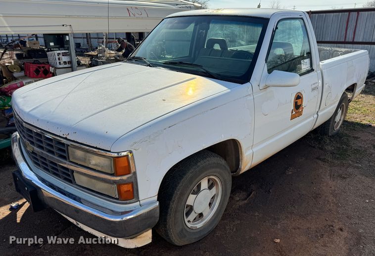 1993 Chevrolet C1500 pickup truck in Mangum, OK | Item DK6788 for sale | Purple Wave