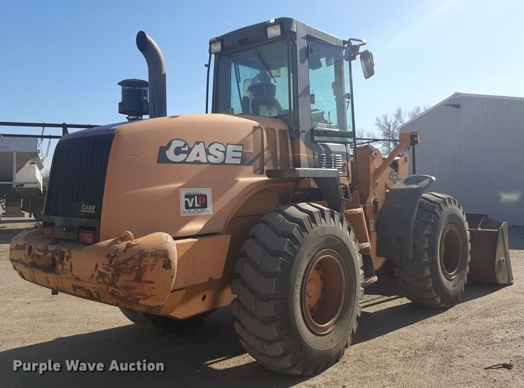 2005 Case 621D wheel loader in Andover, KS | Item DP2617 sold | Purple Wave