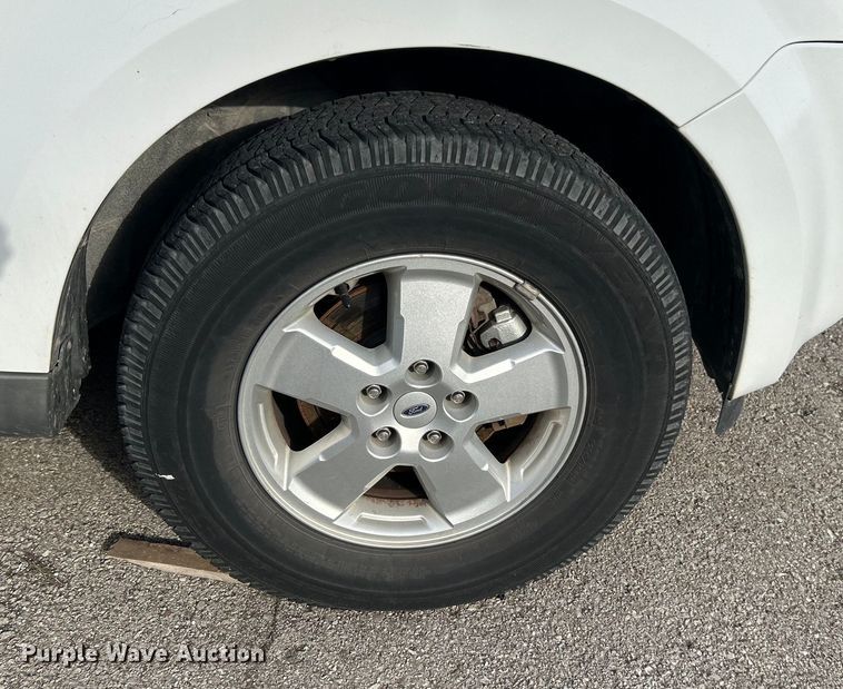 2010 Ford Escape SUV in Tulsa, OK | Item EG0176 for sale | Purple Wave