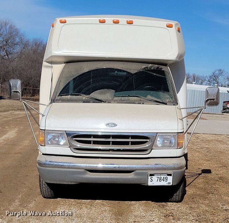1998 Ford E450 Super Duty shuttle bus in Brookings, SD | Item LA9661 ...