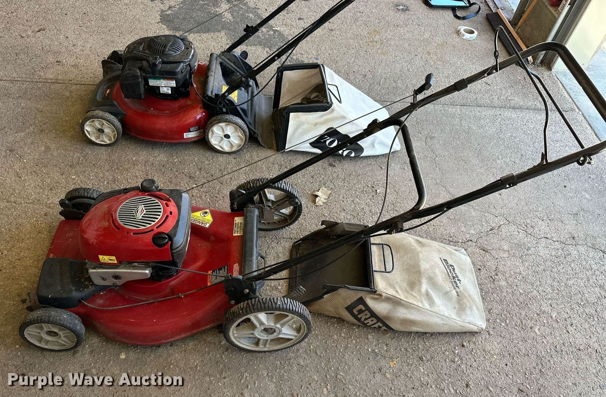 (2) Push Mowers in Hoisington, KS | Item NJ9371 sold | Purple Wave
