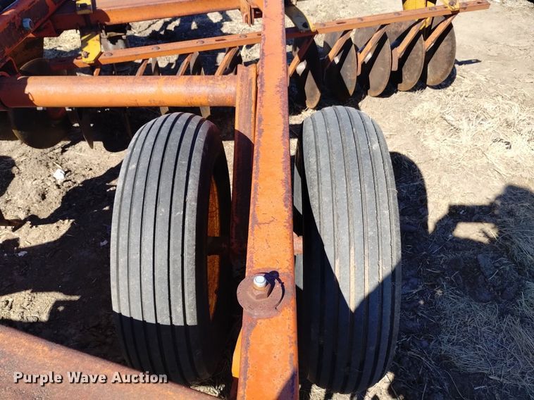 Kewanee tandem disk in Big Springs, NE | Item DJ7050 for sale | Purple Wave