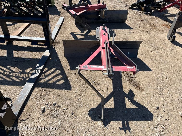 Mahindra 4' W blade in Saginaw, TX | Item EI0657 sold | Purple Wave
