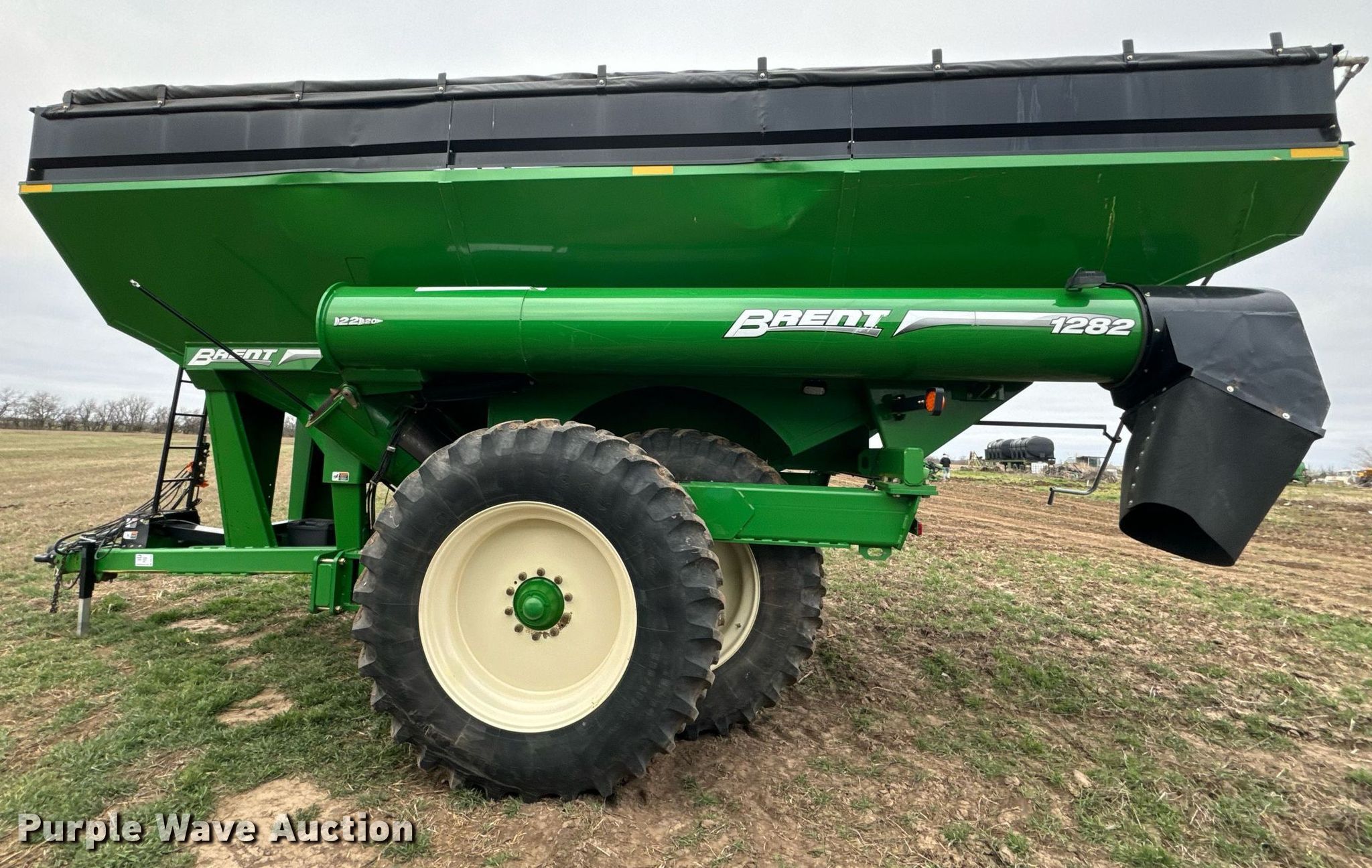 2015 Unverferth Brent 1282 grain cart in Solomon, KS | Item DQ6720 for ...
