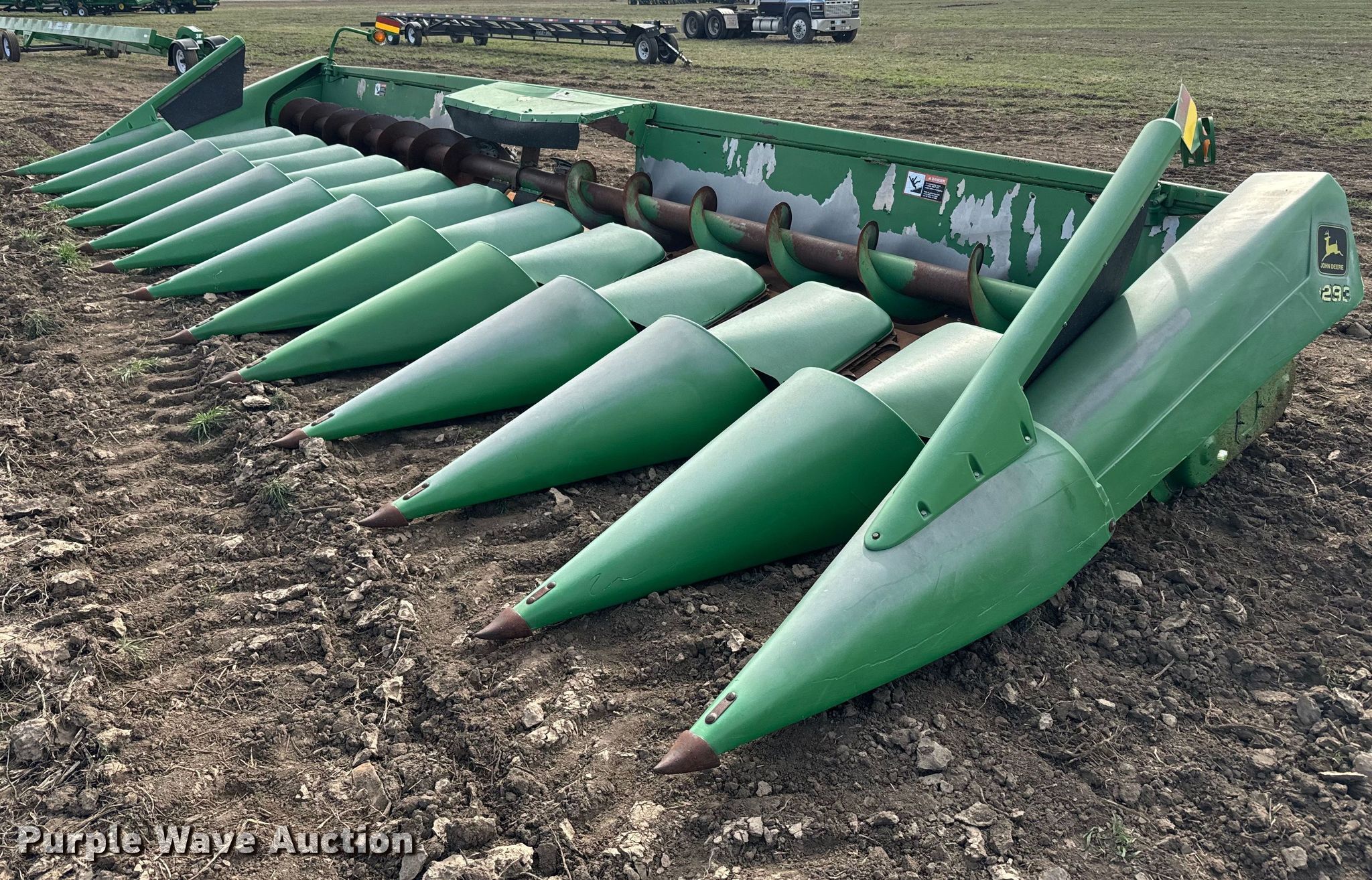 John Deere 1293 corn head in Solomon, KS | Item DQ6743 for sale ...