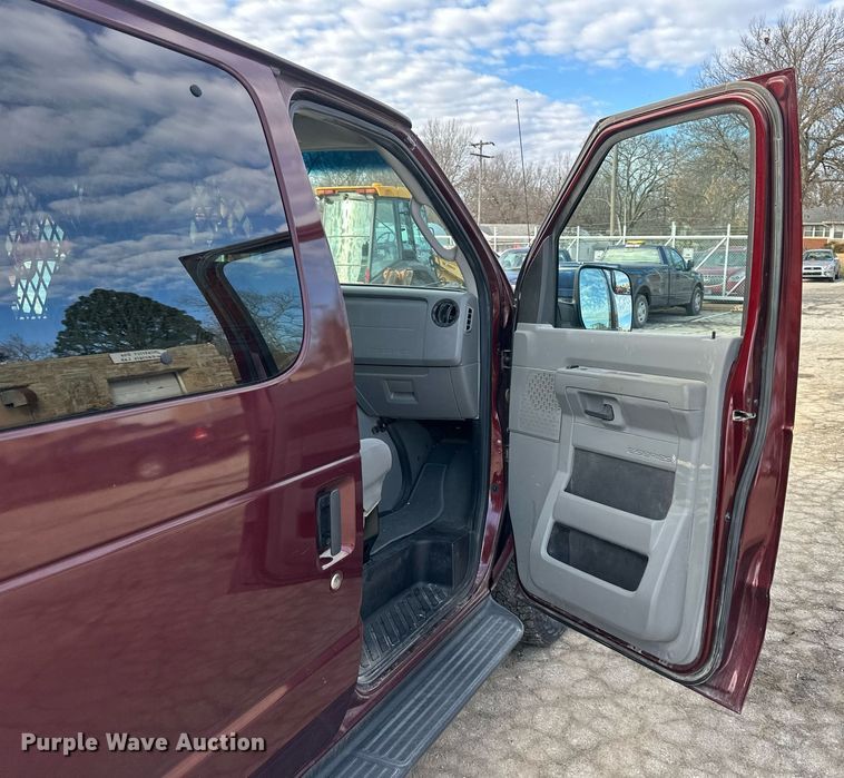 2010 Ford E150 XL van in Topeka, KS | Item DQ6229 for sale | Purple Wave