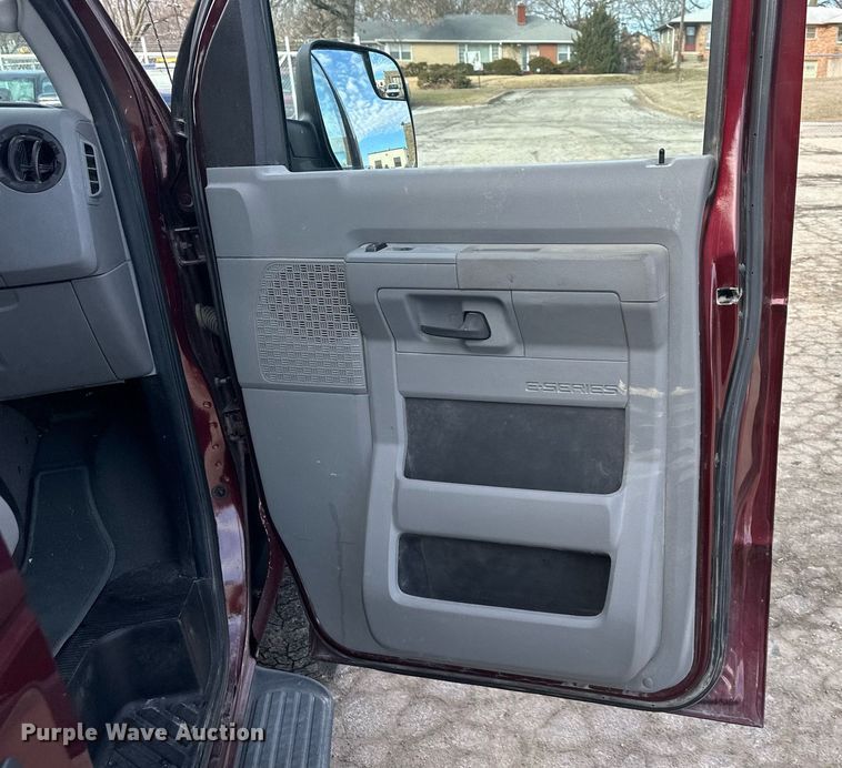 2010 Ford E150 XL van in Topeka, KS | Item DQ6229 for sale | Purple Wave