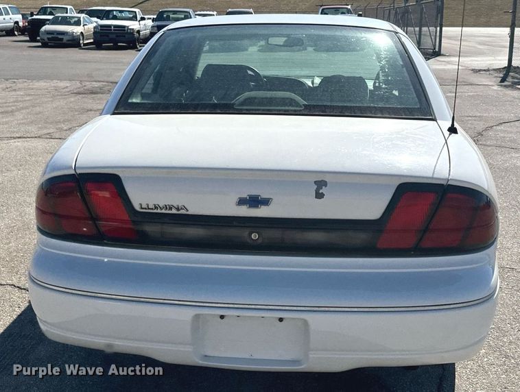 2001 Chevrolet Lumina in Topeka, KS | Item DQ6275 sold | Purple Wave