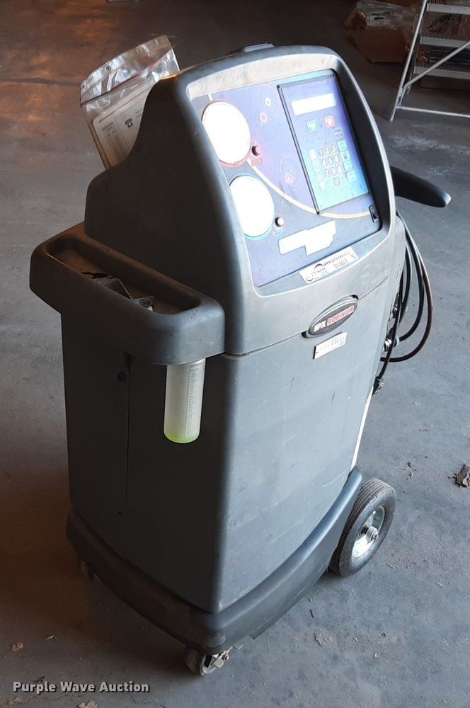 Robinair 34700Z refrigerant recycler in Hutchinson, KS | Item DV9825 ...