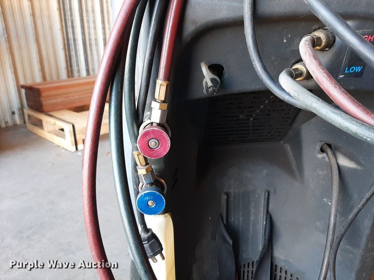 Robinair 34700Z refrigerant recycler in Hutchinson, KS | Item DV9825 ...